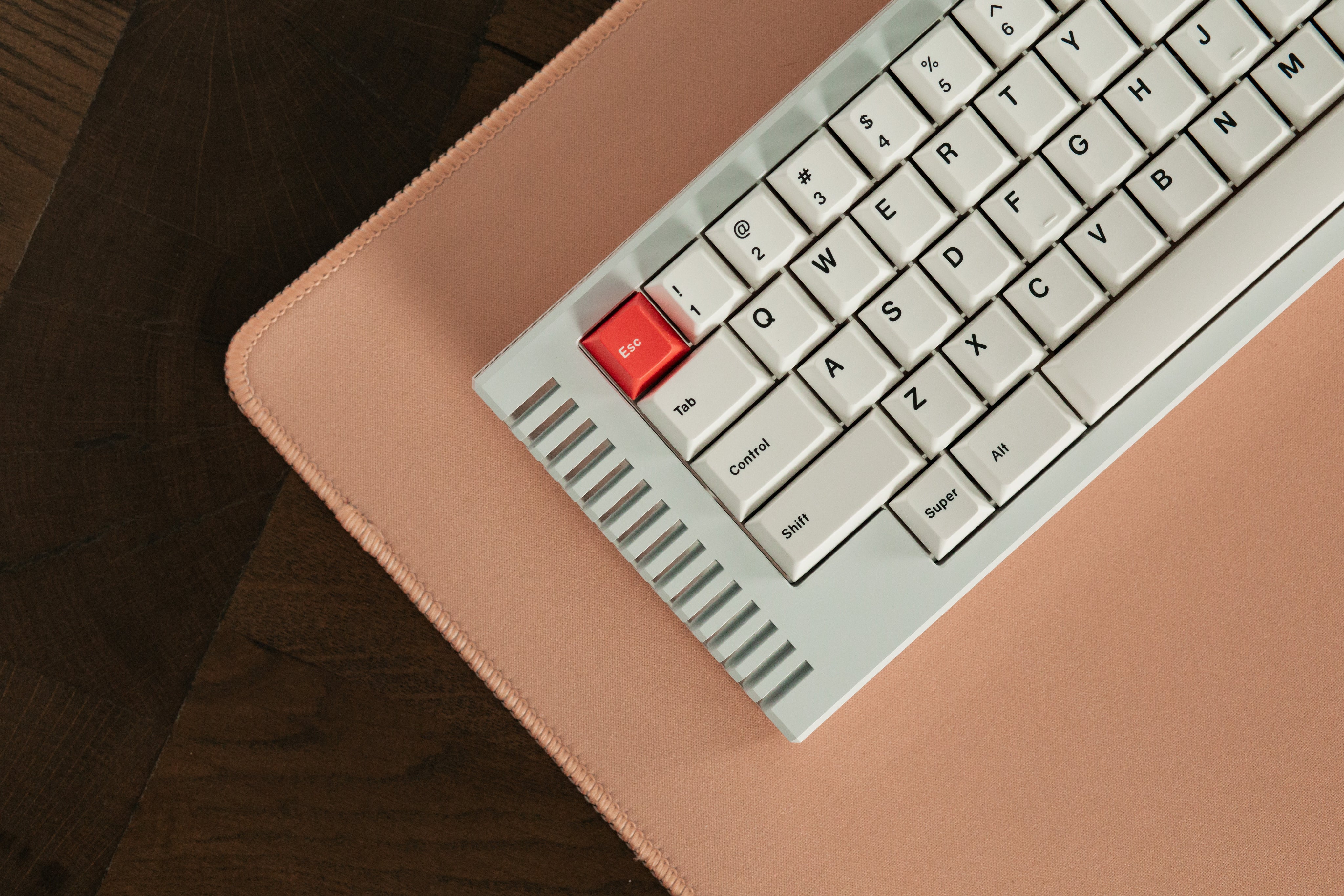 GMK Minimal 2 Keycaps (CYL) – Omnitype™