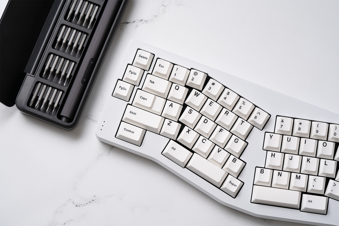 GMK Minimal 2 Keycaps (CYL) – Omnitype™